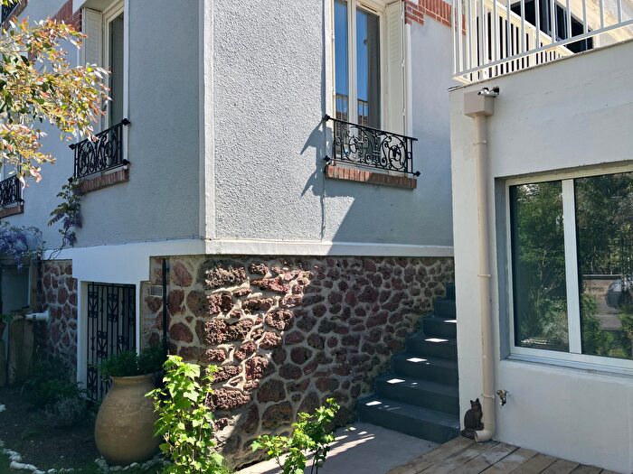 Maison 4 pièces à Montreuil, Ruffins, Théophile Sueur, à vendre
