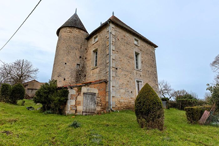 Maison à vendre - Alloue - 5 pièces - 3 chambres