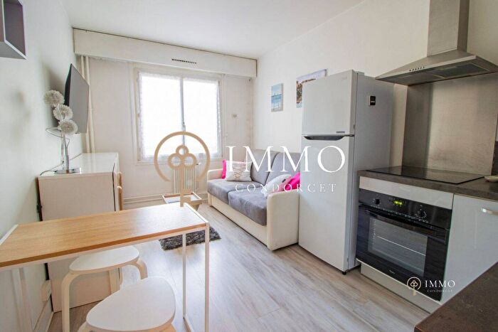 Appartement à louer - Centre, LHaÿ-les-Roses - 1 pièce