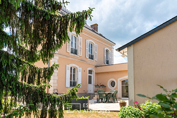 Maison à vendre - Roézé-sur-Sarthe - 8 pièces - 5 chambres