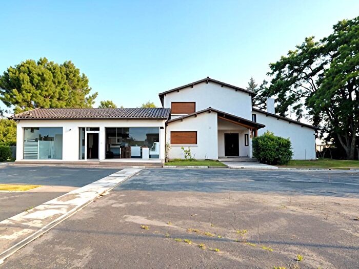 Maison à vendre - Saint-Julien-lArs - 6 pièces - 4 chambres