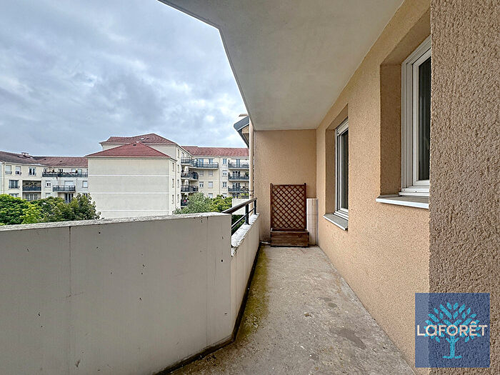Neuilly-sur-Marne, Bourg ancien, Pré Fleuri, Rives de Neuilly : Appartement 2 pièces à vendre