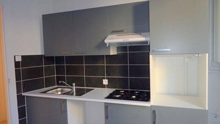 Appartement à louer - Aurillac - 5 pièces - 3 chambres