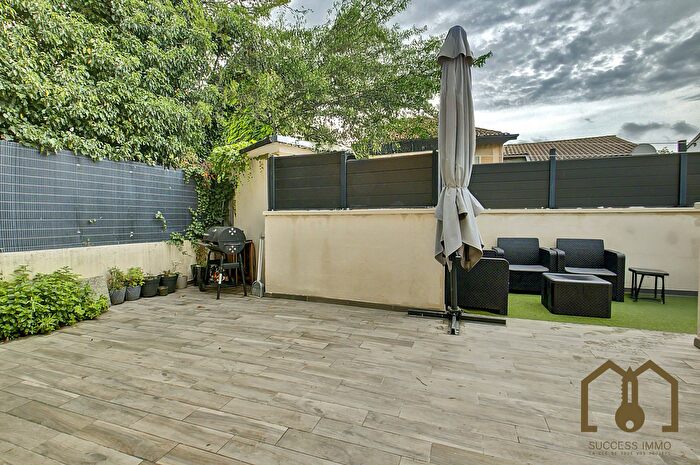 Maison à vendre - Vaulx-en-Velin, Village - 4 pièces - 3 chambres