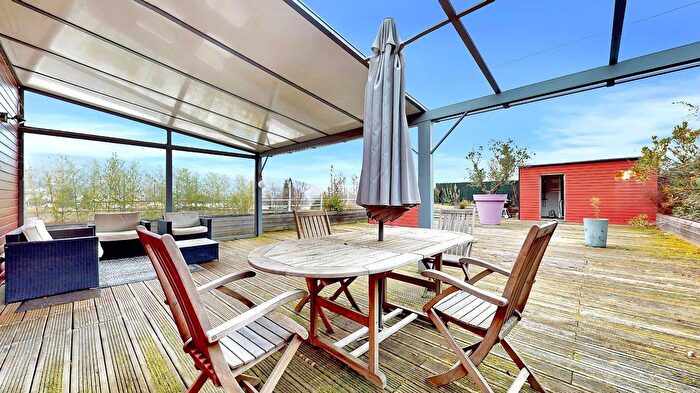 Appartement à louer - Doux-Plateau, Tournon-sur-Rhône - 6 pièces - 5 chambres