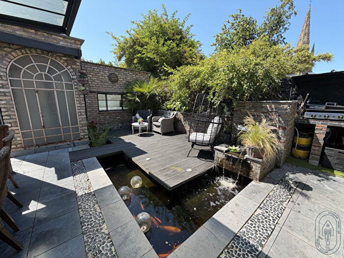 Hondschoote : Maison 7 pièces à vendre