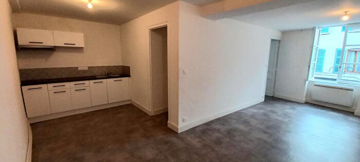 Montbrison, Centre-ville : Appartement 2 pièces à louer