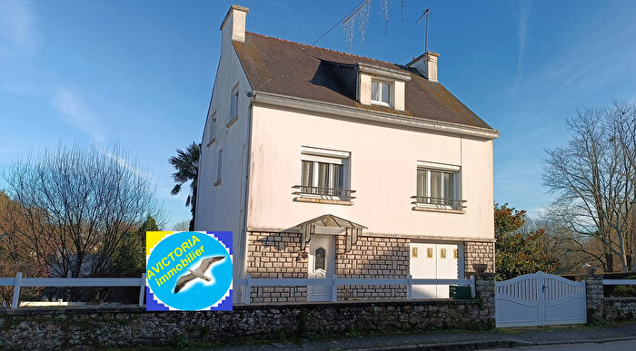 Maison à vendre - Lanvénégen - 6 pièces - 4 chambres