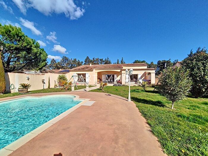 Maison à vendre - Cabannes - 6 pièces - 3 chambres