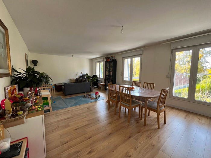 Est, Lamorlaye : Appartement 3 pièces à louer
