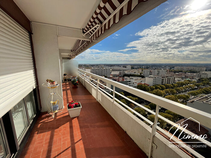 Appartement à louer - Nîmes, Jean Jaurès - 3 pièces - 2 chambres