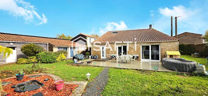 Antigny - Maison 5 pièces à vendre