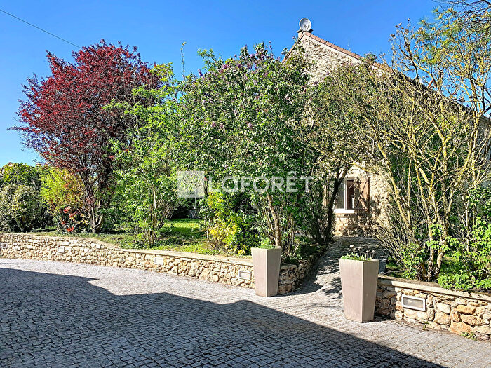 Les Alluets-le-Roi : Maison 8 pièces à vendre