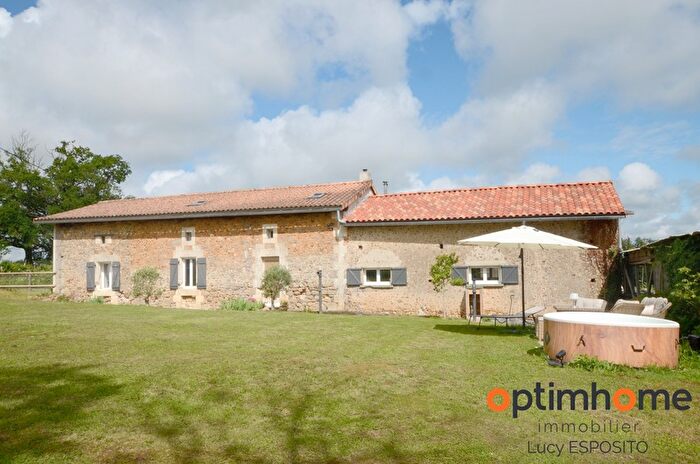 Maison 6 pièces à Cherves-Châtelars, à vendre