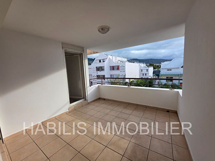 Appartement 3 pièces à Saint-Denis, Le Chaudron, Sainte-Clotilde, à louer