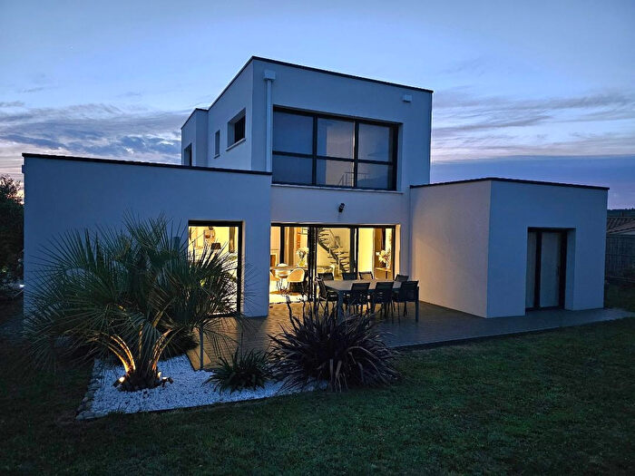 Maison 6 pièces à Les Herbiers, à vendre