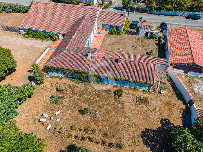 Maison 10 pièces à Saint-Vincent-sur-Jard, à vendre