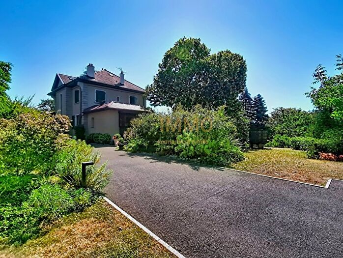 Ambilly : Maison 11 pièces à vendre
