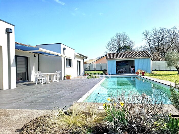 Maison à vendre - Salignac - 6 pièces - 4 chambres