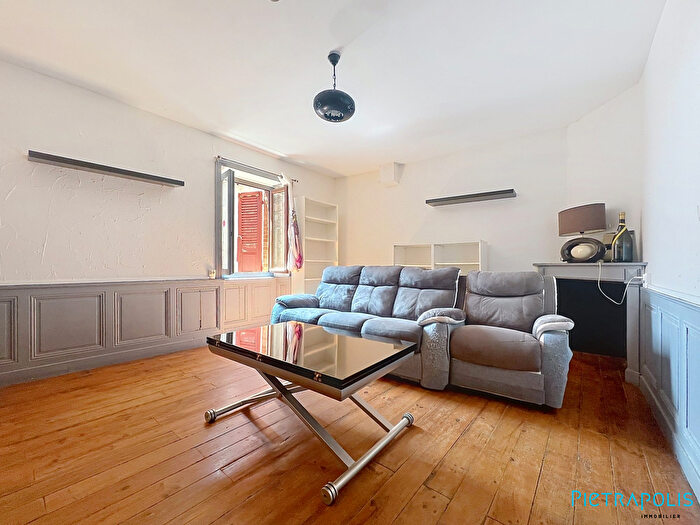 Maison 4 pièces à Villechenève, à vendre