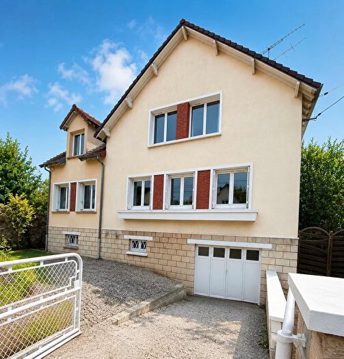 Chambly : Maison 8 pièces à vendre