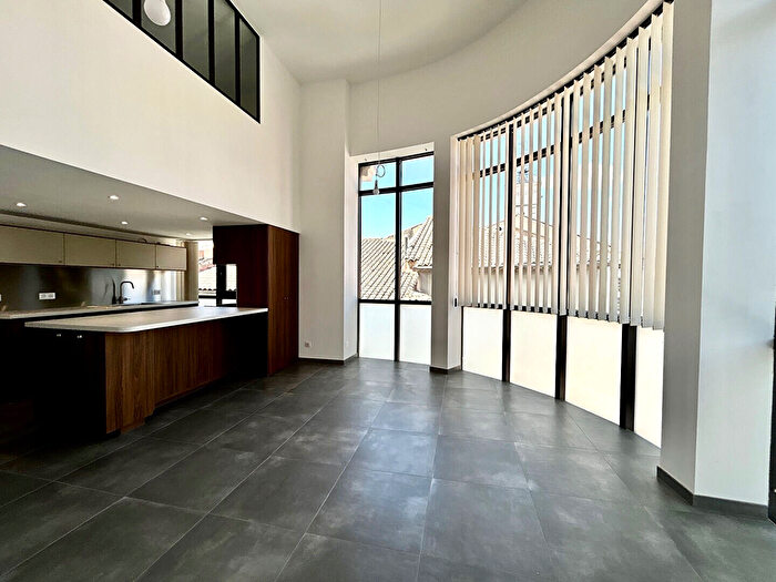 Orange, Centre-ville : Appartement 4 pièces à louer