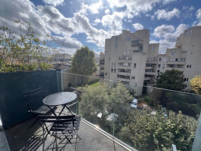 Appartement 1 pièce à Ivry-sur-Seine, Centre-ville, à louer