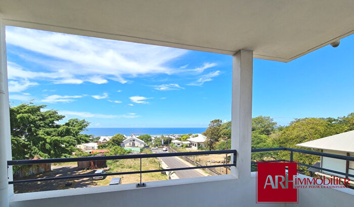 Saint-Pierre, Basse Terre les Bas, Basse Terre les Hauts, Les Casernes : Appartement 4 pièces à louer