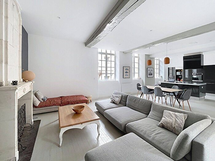Maison 6 pièces à louer à Centre Ville, La Rochelle