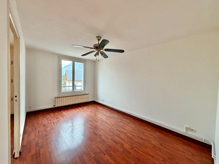 Appartement à vendre - Fontaine, Centre-ville, Mairie - 2 pièces - 1 chambre