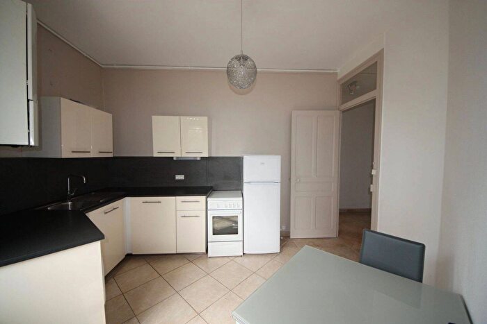 Appartement à louer - Sans Souci-Dauphiné, Lyon ème arrondissement - 2 pièces - 1 chambre