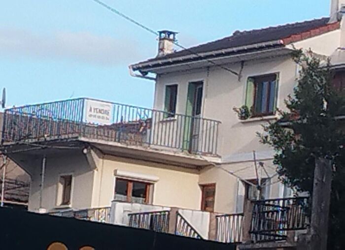 Maison à vendre - Villejuif, Haute-Buyères, Esselières - 5 pièces - 4 chambres