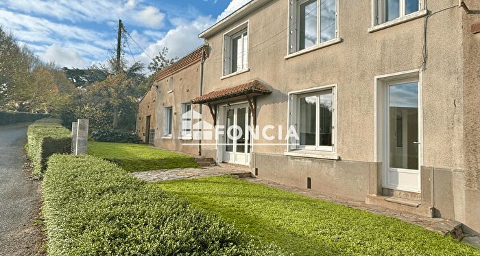 Maison à vendre - Saint-Rémy-en-Mauges - 6 pièces - 4 chambres