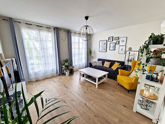 Étampes, Centre-Ville : Appartement 3 pièces à vendre