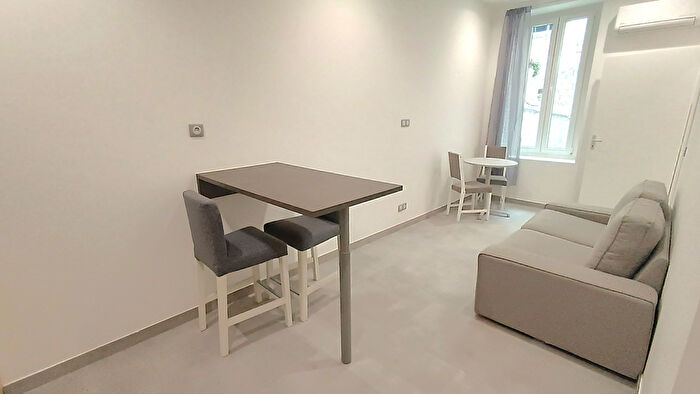Appartement 2 pièces à Marseille 5ème, Baille, à louer