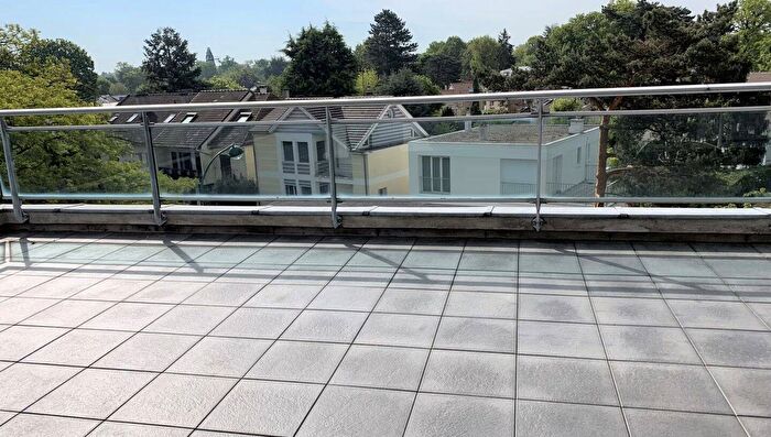 Appartement à louer - Bourg-La Feuillaume Nord, La Celle-Saint-Cloud - 4 pièces - 3 chambres