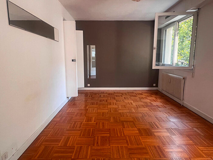 Villeurbanne, Charmettes : Appartement 1 pièce à louer