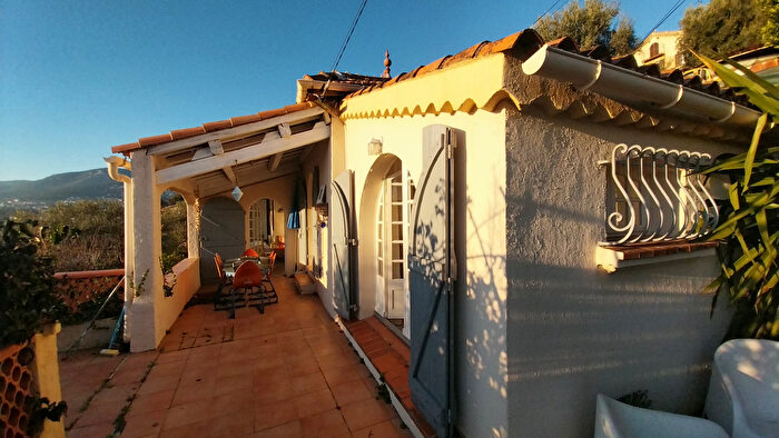 Maison à vendre - Toulon, Le Fort Rouge - 5 pièces - 3 chambres