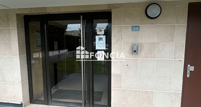 Appartement à vendre - Évry, Les Pyramides - 4 pièces - 3 chambres