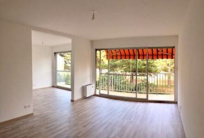 Appartement à louer - La Lauzette-Les Massuguettes, Salon de Provence - 4 pièces