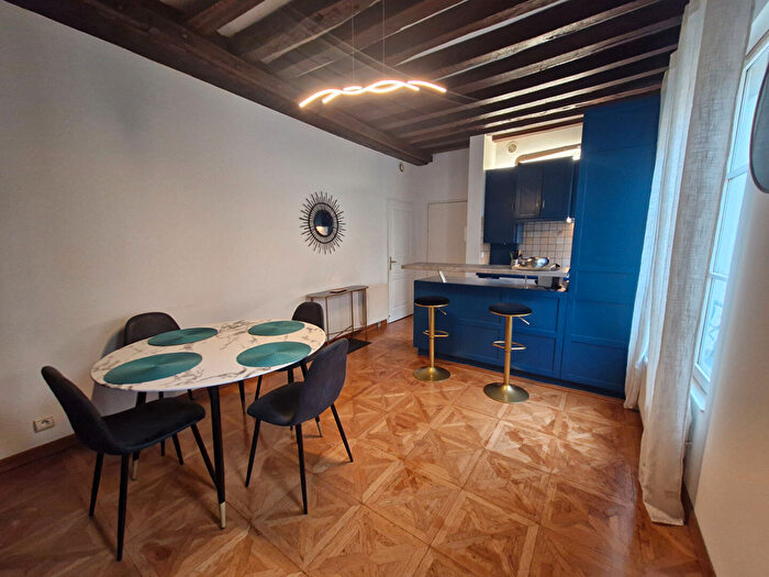 Appartement à louer - Auxerre, Centre-ville - 2 pièces - 1 chambre