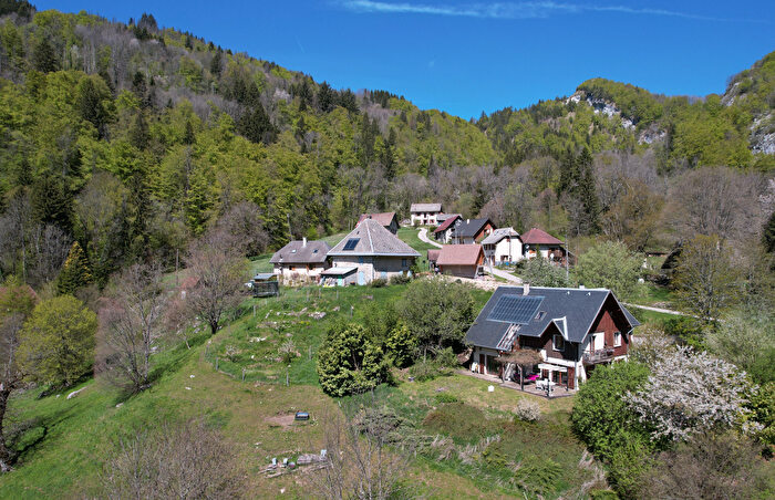 Maison à vendre - Saint-Pierre-dEntremont - 8 pièces - 5 chambres