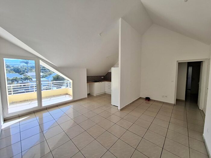 Appartement 3 pièces à Saint-Pierre, à louer