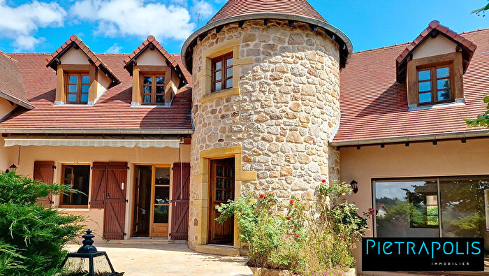 La Clayette : Maison 8 pièces à vendre
