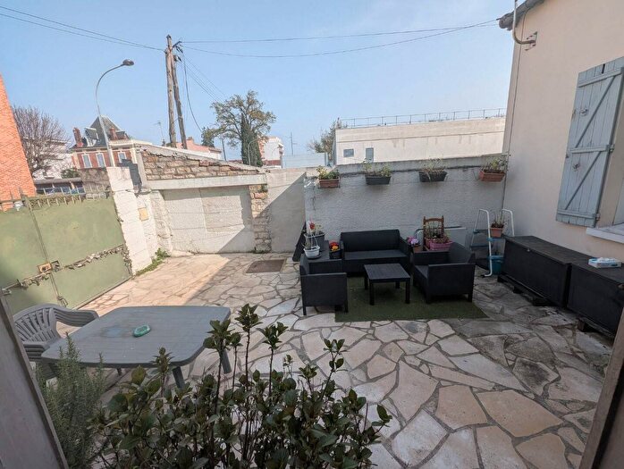 Maison à louer - Cimetiere, Créteil - 2 pièces - 1 chambre