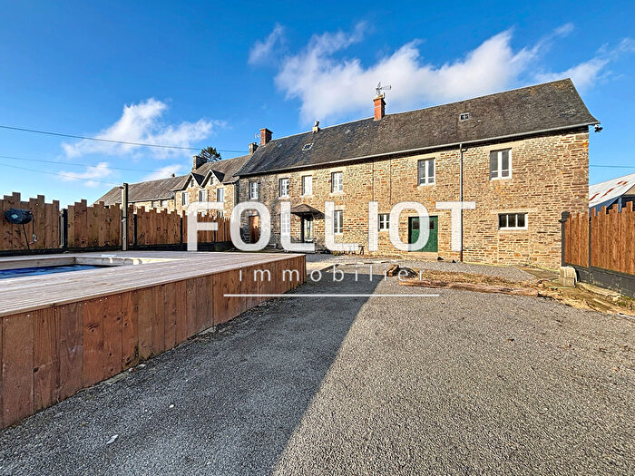 Maison à vendre - Saint-Sauveur-la-Pommeraye - 6 pièces - 4 chambres