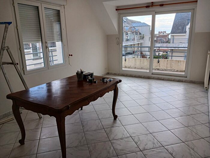 Appartement à louer - Chartres - 3 pièces - 2 chambres