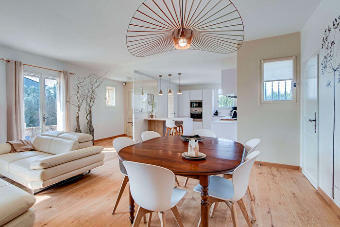 Ferney-Voltaire : Appartement 4 pièces à vendre