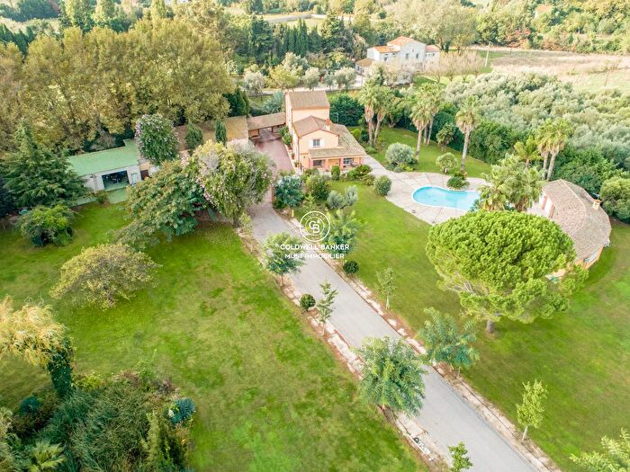 Maison à vendre - Perpignan, Bas Vernet, Clodion - 8 pièces - 4 chambres