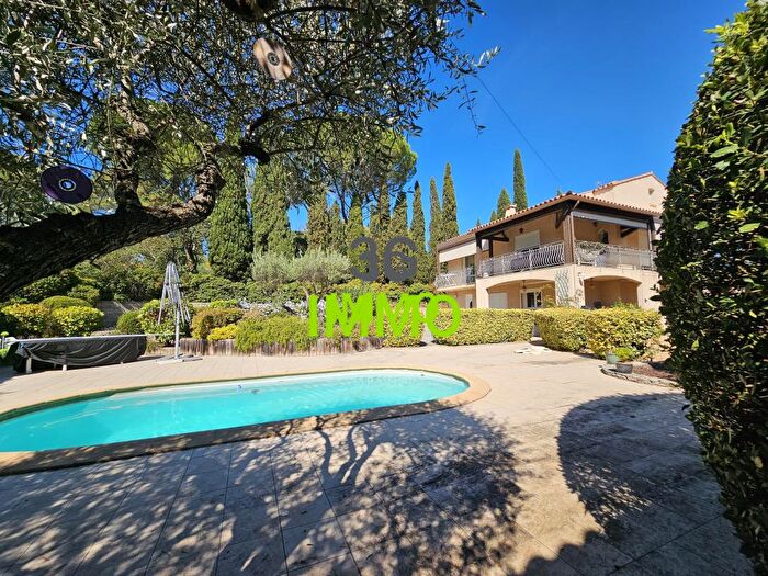 Maison à vendre - Nîmes, Terres de Rouvière, LEau Bouillie - 8 pièces - 5 chambres